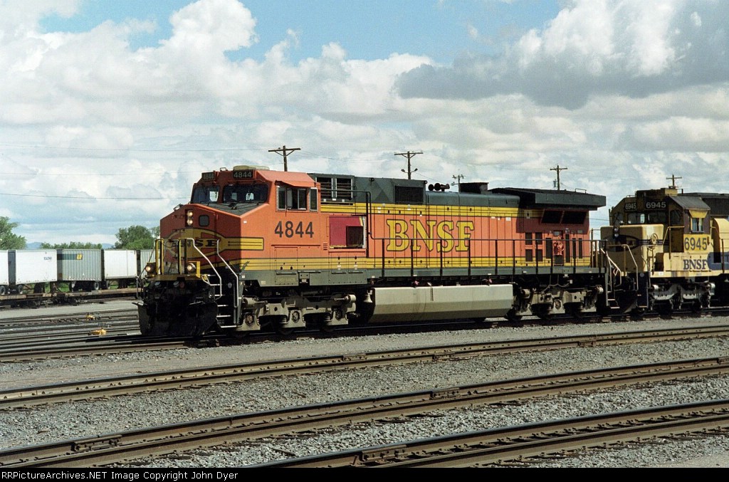 BNSF 4844